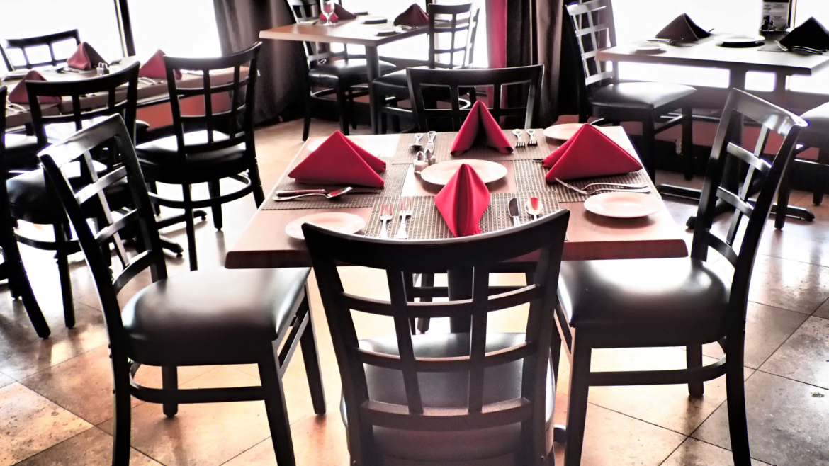 How Restaurant Tables Enhance Dining Experiences?